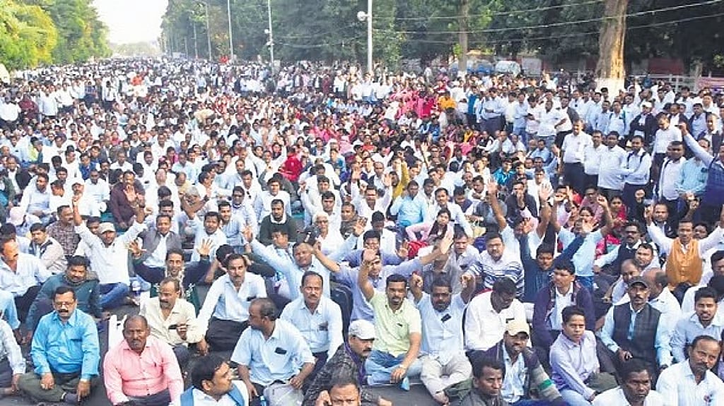 Odisha: Primary school teachers protest seeking hike, regular benefits