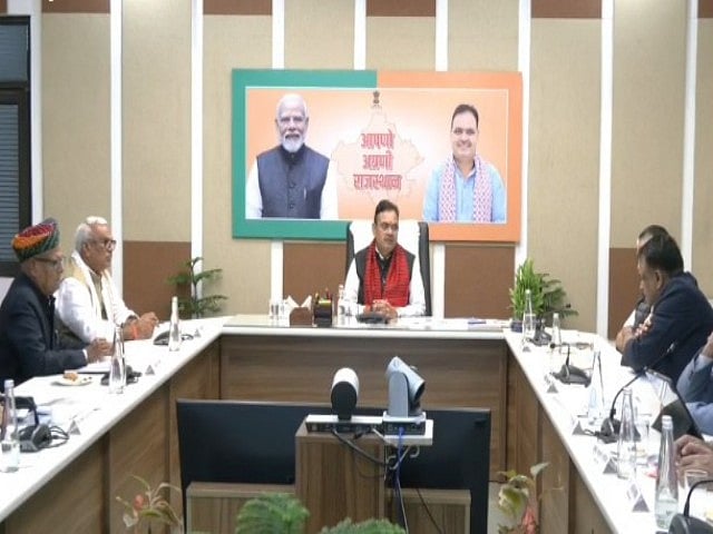 Rajasthan CM reviews tourism, road projects in Eastern region