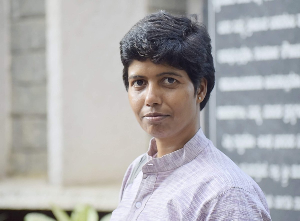 Abida Begum, Karnataka teacher is conducting an exam on Gandhi for the ...