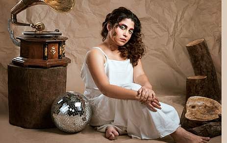 Damini Bhatla, who sang the Baahubali song Pacha Bottasi, has started ...