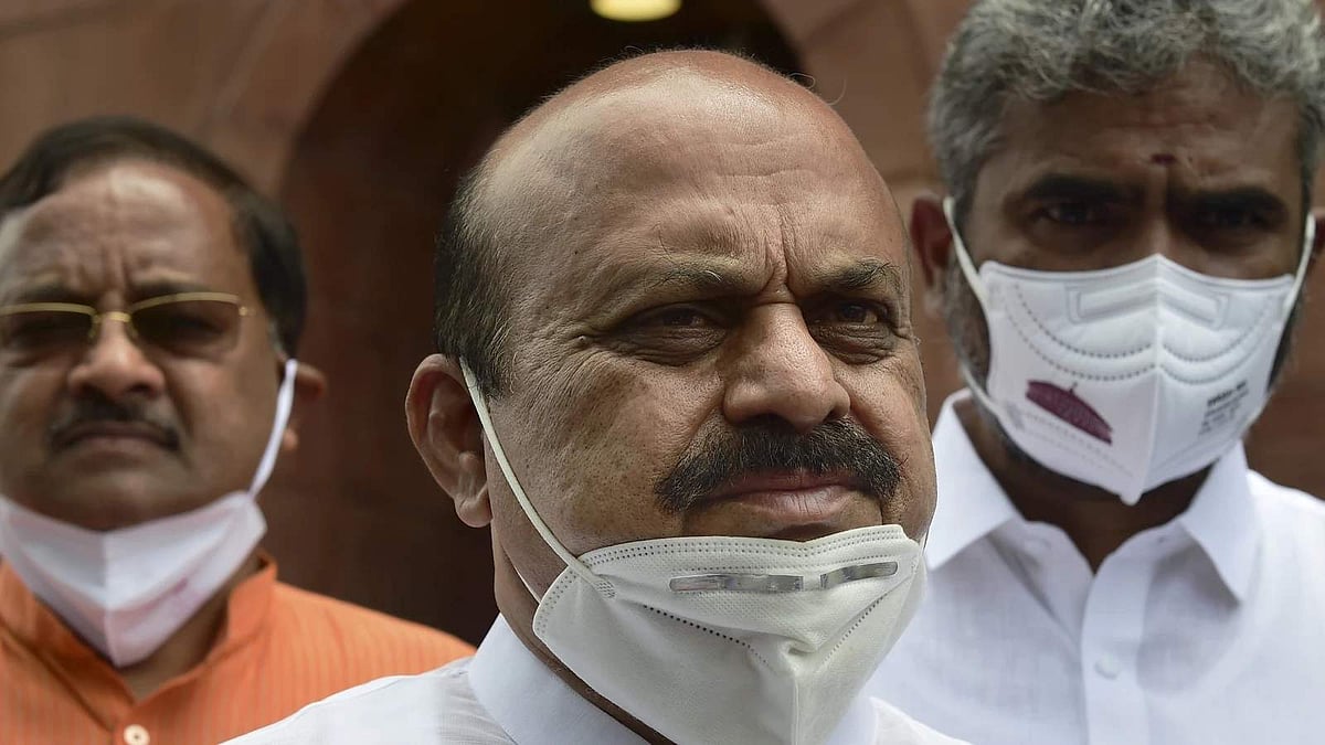 Karnataka: SC, ST students gherao CM Bommai's car, warn of hunger ...