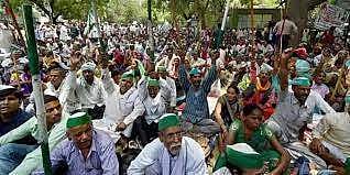 Bhartiya Kisan Union activists protest in an Uttar Pradesh village ...
