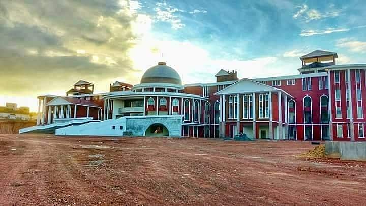 Protesting students splash KSLU VC with blank ink; detained by police