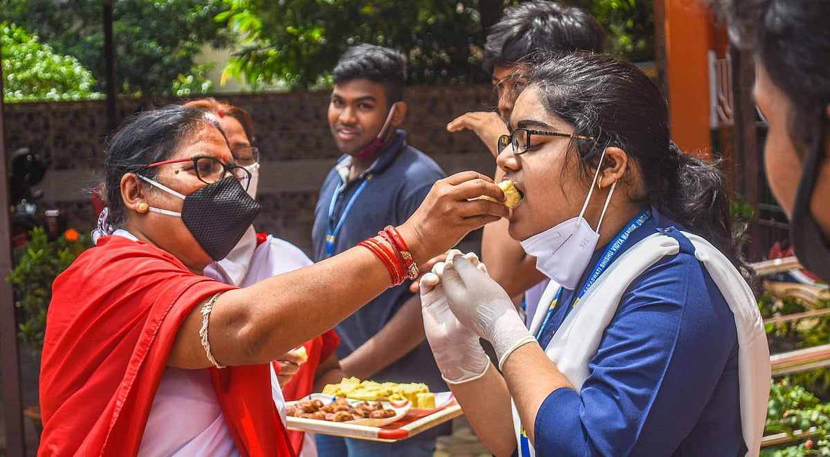 JEE Advanced 2022: List of top ten female rankers; plus, number of ...