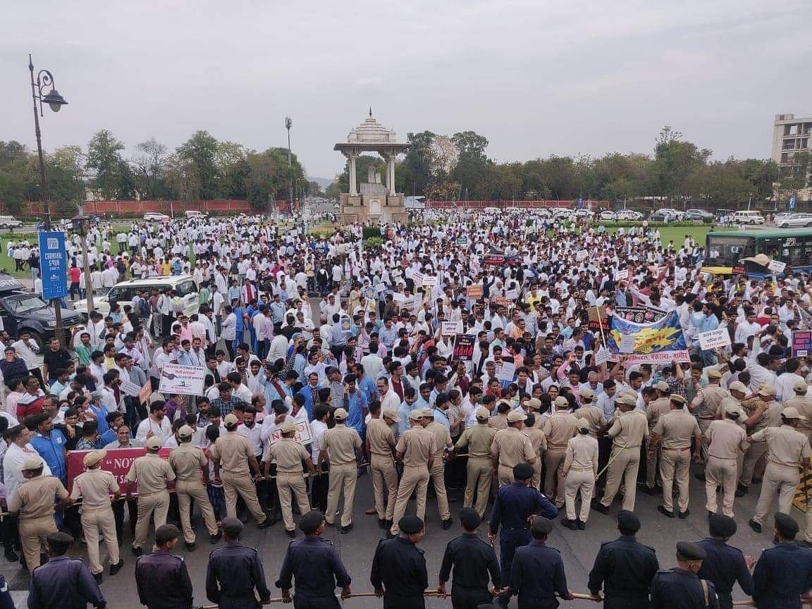 Rajasthan: Lathi charge during protest against RTH Bill; even students ...
